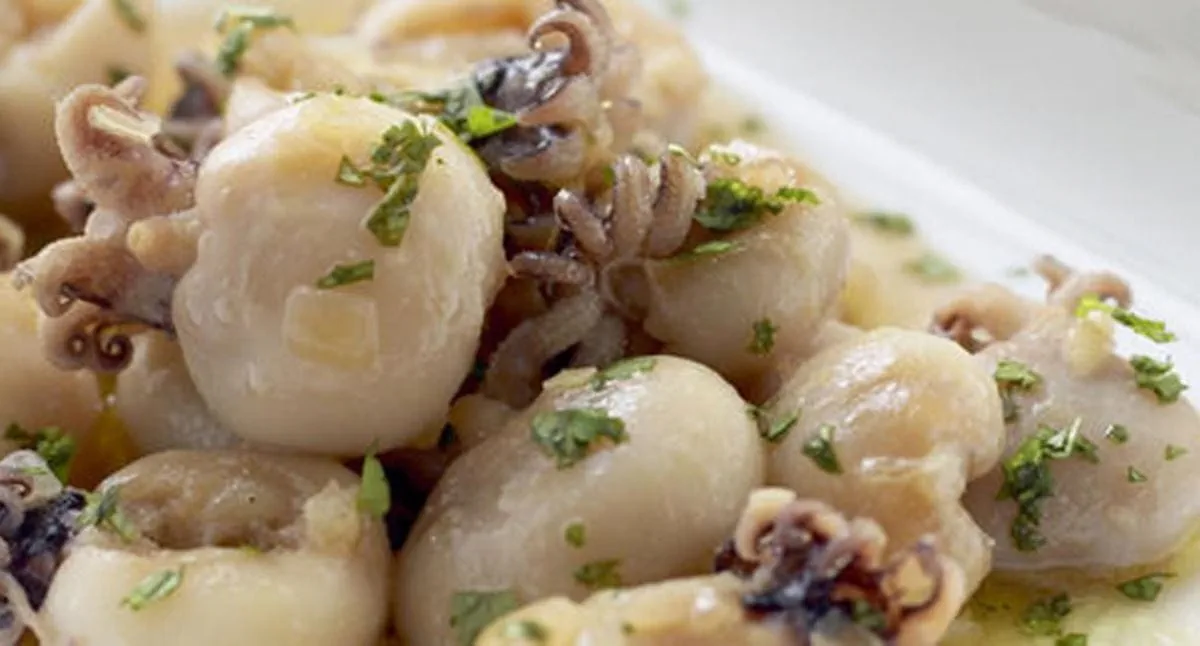 Choquinhos Estufados com Cerveja e Coentros | Vaqueiro