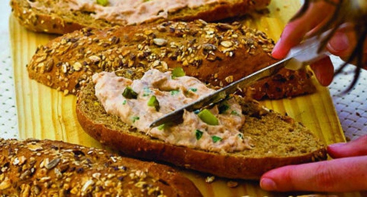Pasta de atum com cornichons para sanduíches